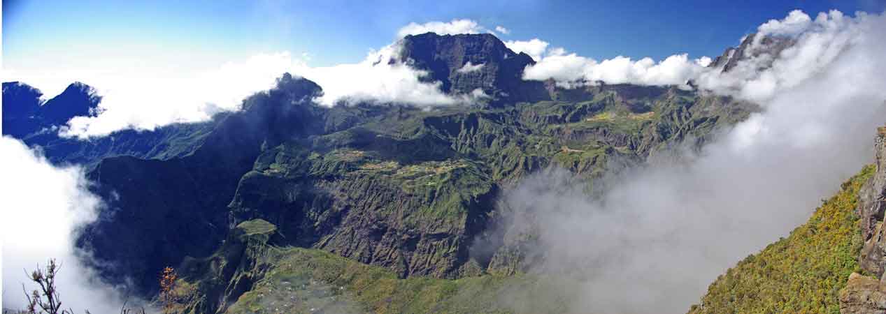 Le piton du Maïdo vue sur le cirque de Mafate la Réunion